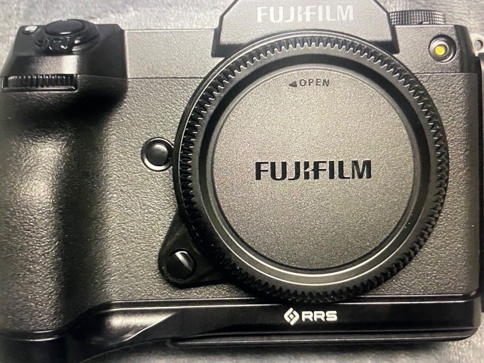 Fujifilm GFX 50S II 51.4MP Medium Format Camera Body - w/ RRS L Plate ...
