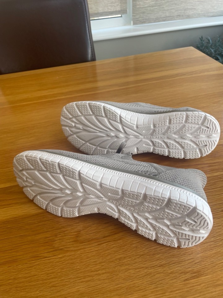 Sketchers - Ladies Trainer Shoes - Hands Free Slip-ons - UK 7 - New ...