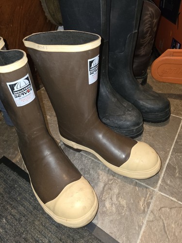 Honeywell Servus 22214/10 Men's Servus Rubber Boot, Steel Toe, 15 ...