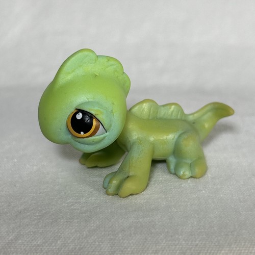 Littlest Pet Shop Hasbro lps Green Lizard Iguana Yellow Eyes Red Magnet ...