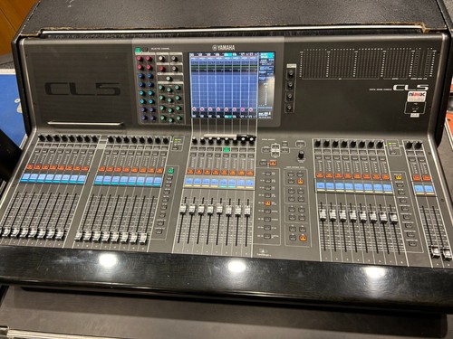 Yamaha CL5 Digital Sound Desk with Flight Case (price includes VAT ...