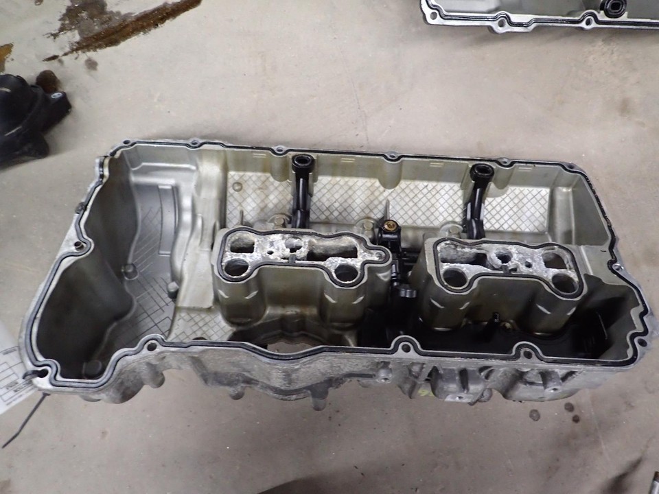 13 14 15 BMW 750i Left Valve Cover 4.4L 11127636612 | eBay