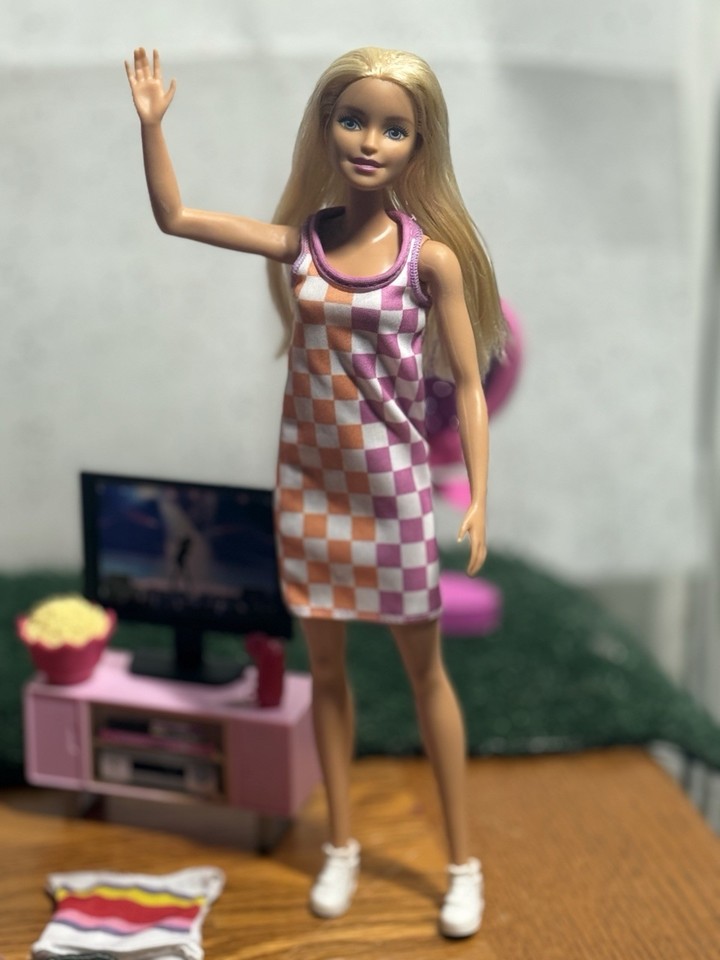Barbie Mattel Lot 3 Barbie Dream house Accessories Furniture Clothes ...