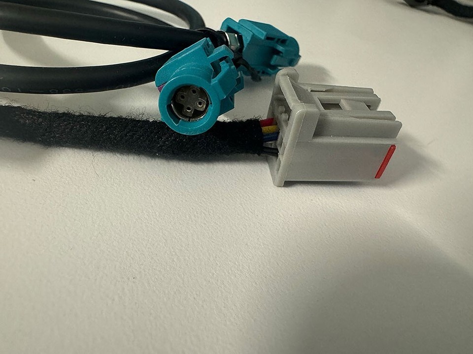 19-22 RAM (New Body) UAV UCONNECT 4C RADIO 8.4 DISASSOCIATED DISPLAY ...