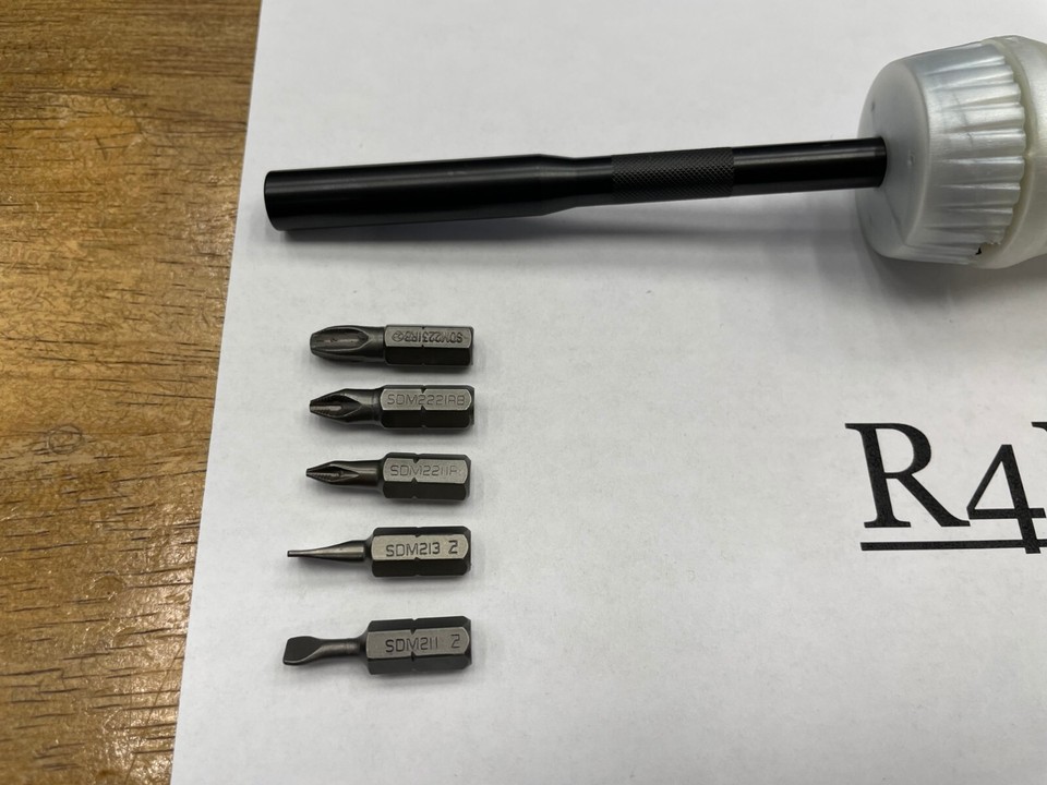 Snap-on Tools NEW PEARL WHITE Hard Grip Ratcheting Screwdriver w/Bits ...