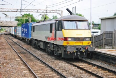 PHOTO CLASS 90 VIEW 6 NO 90 042 IN FREIGHTLINER TWO-TONE GREY LIVERY ...