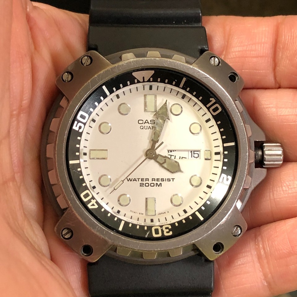 Vintage Casio Men MD-703 Diver Day Date Black Rubber Quartz Analog 41mm ...