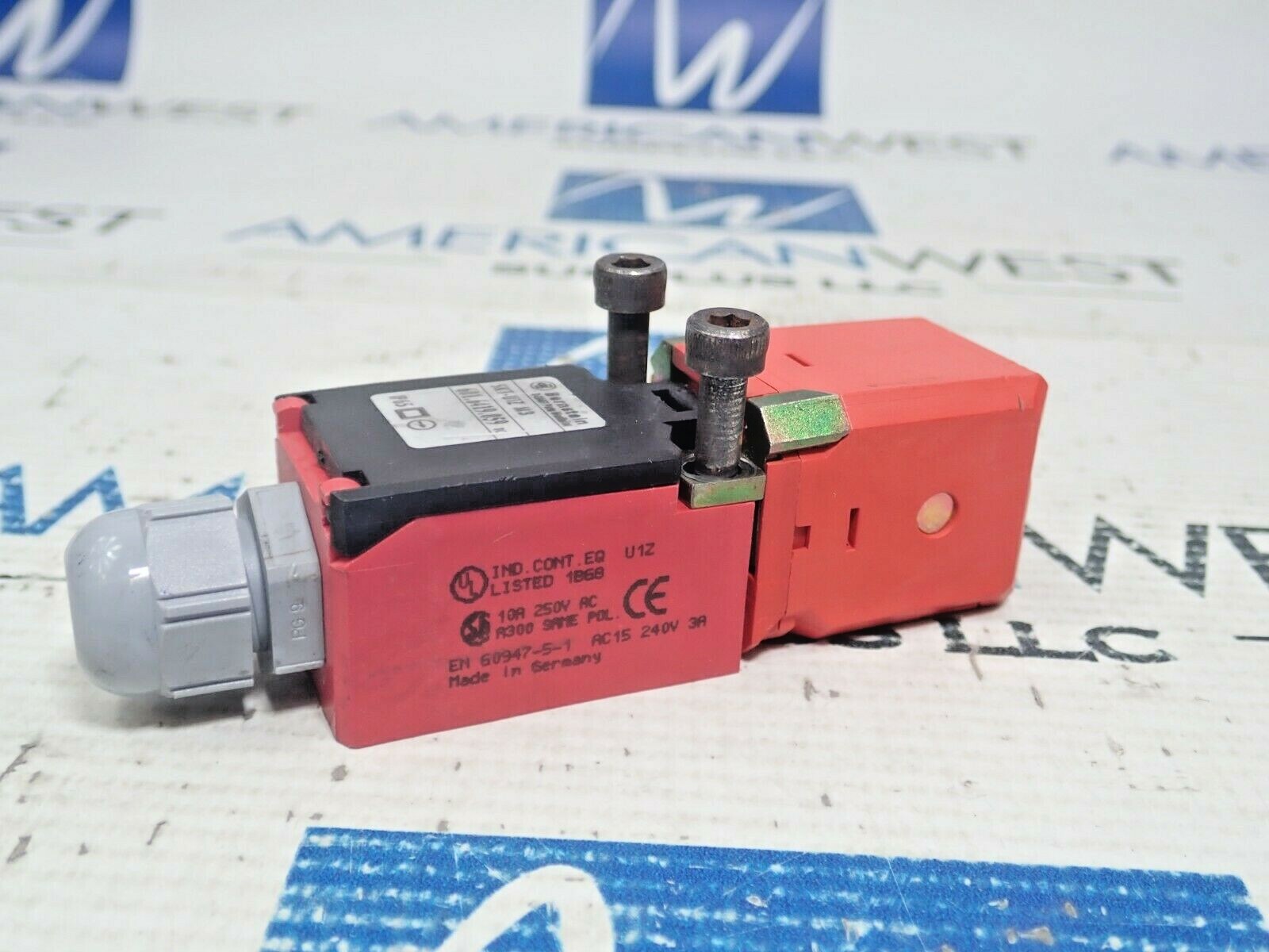 BERNSTEIN SKT-U1Z-M3 SAFETY INTERLOCK SWITCH 601.6419.059 | eBay