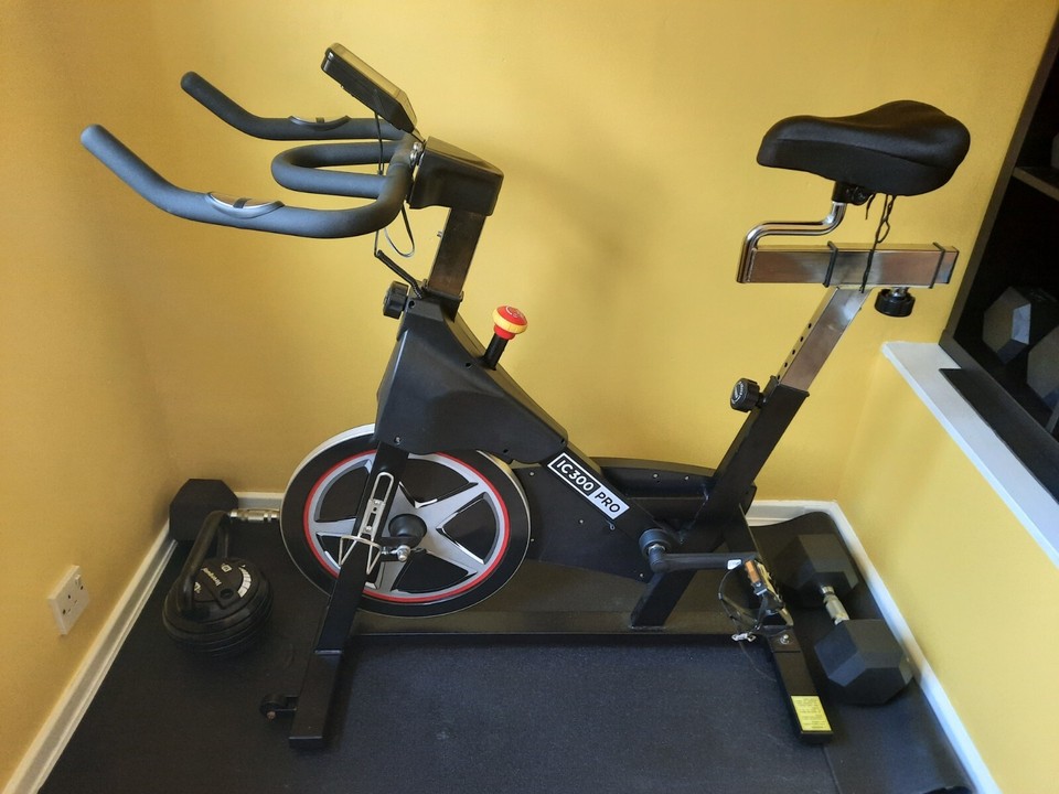 JLL IC300 Pro Indoor Cycling Exercise Bike - Black 7102229611104 | eBay