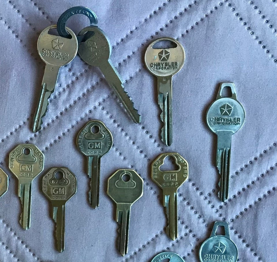 Vintage Antique Car Keys GM Knockout Chrysler Ford Hurd Basco Briggs ...