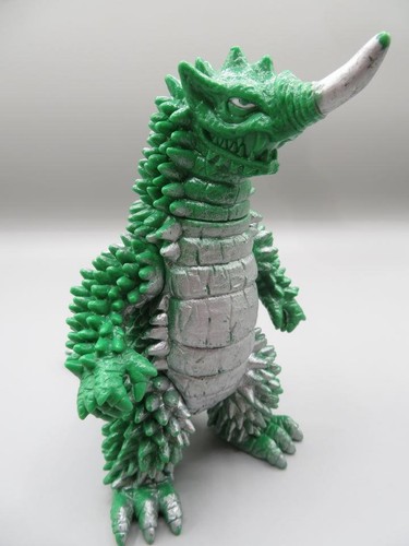 Bandai Kaiju Ultraman Ultra Monster GIMERA GREEN 6" Tall Figure 1989 ...