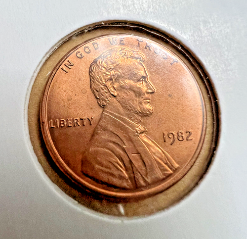 !!!SERIOUS PRICE DROP pack!!!FAMOUS 1982 SMALL DATE + 1982 N/MM+1982D ...