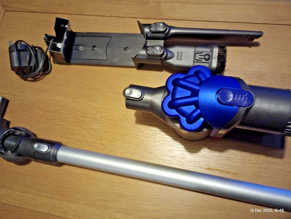 Dyson DC44 Animal Cordless Hoover Vacuum Cleaner & Accessories | eBay UK
