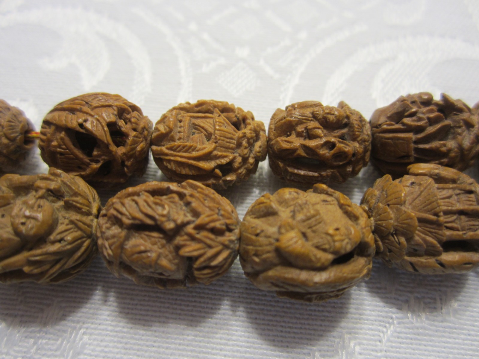 RARE -36 ANTIQUE EXQUISITELY HAND CARVED QUING CHINESE HEDIAO SEED NUT ...