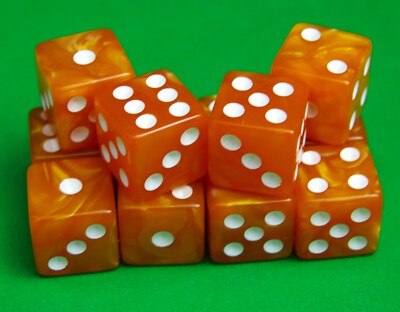 d6 DICE SET (12) 16mm ORANGE MARBLED/WHITE, WARHAMMER, D&D, RPG | eBay