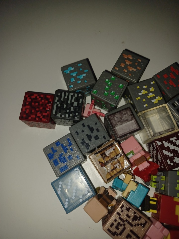 50 Minecraft Mini Figures Blocks Collector Case Storage Cube Mattel Lot ...