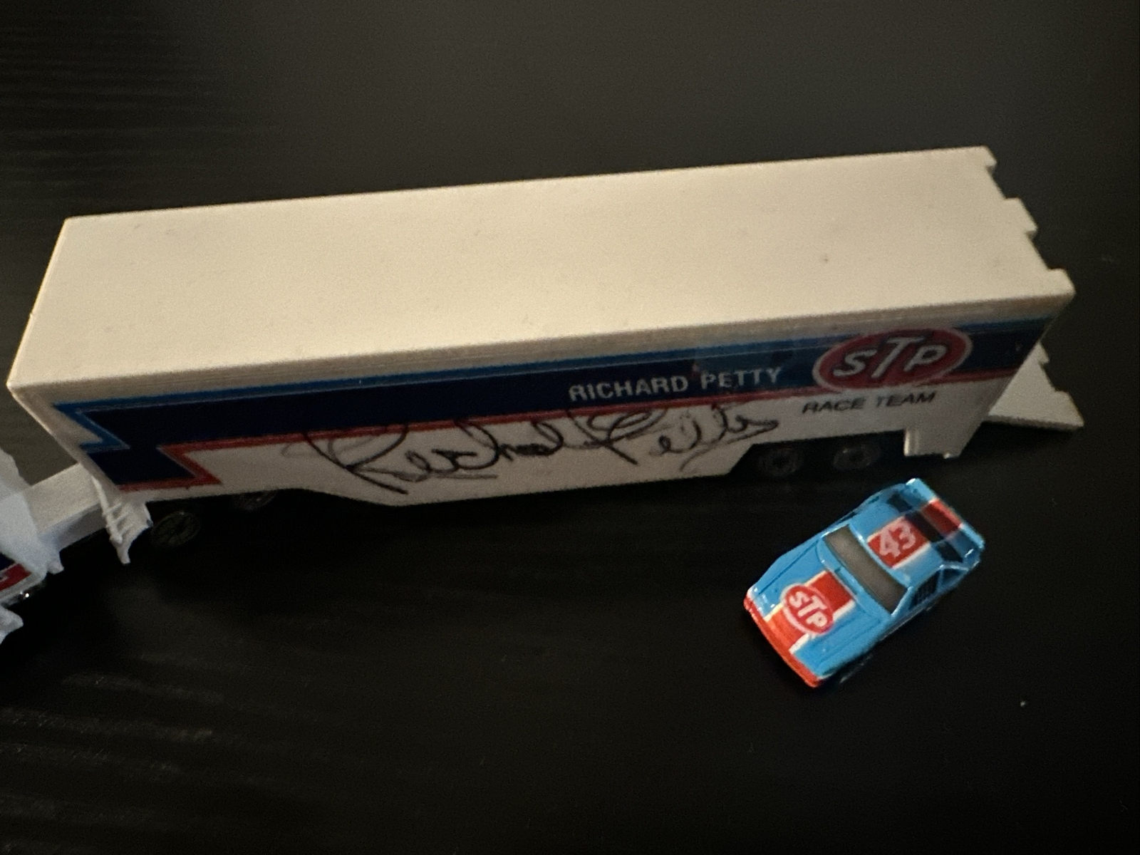 Richard Petty NASCAR STP 1990 Signed Car Hauler w/ Mini Car #43 Racing ...