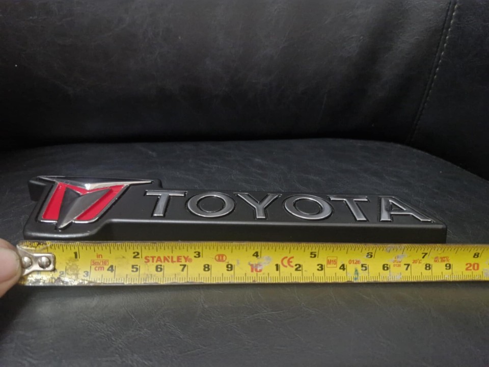 Fit for Toyota HILUX RN30 LN40 LN30 RN40 Front Grille Badge Emblem ...