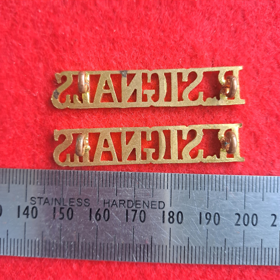 British Royal Corps of Signals Gilt Shoulder Title Badge R SIGNALS ...
