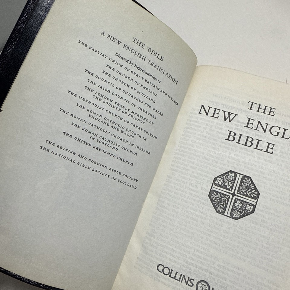 Holy Bible "New English Bible" 1970 Gold Edge Leaf Black Leather ...