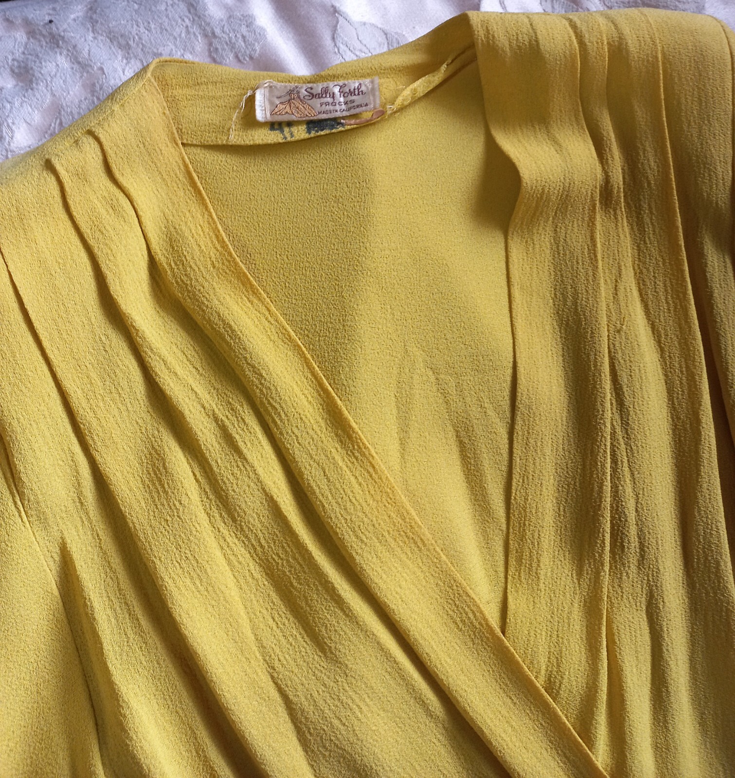 Vintage 1940s Rare True Chartreuse Padded Shoulders Wrap Bombshell ...