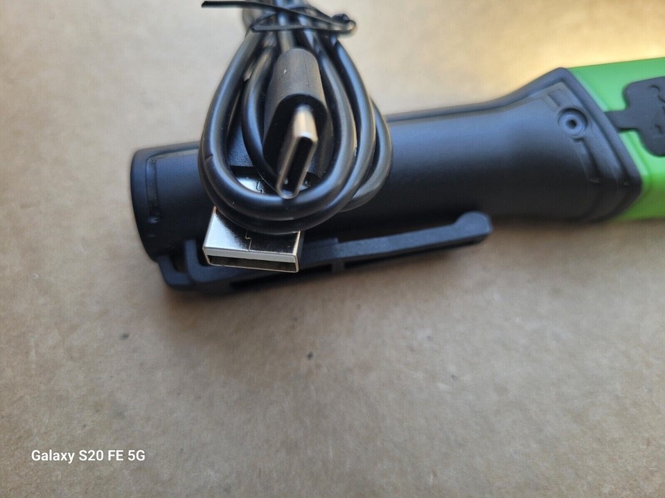 Matco Tools 2 in 1 Digital Tire Gauge With Pen Light Charge USB-C | eBay