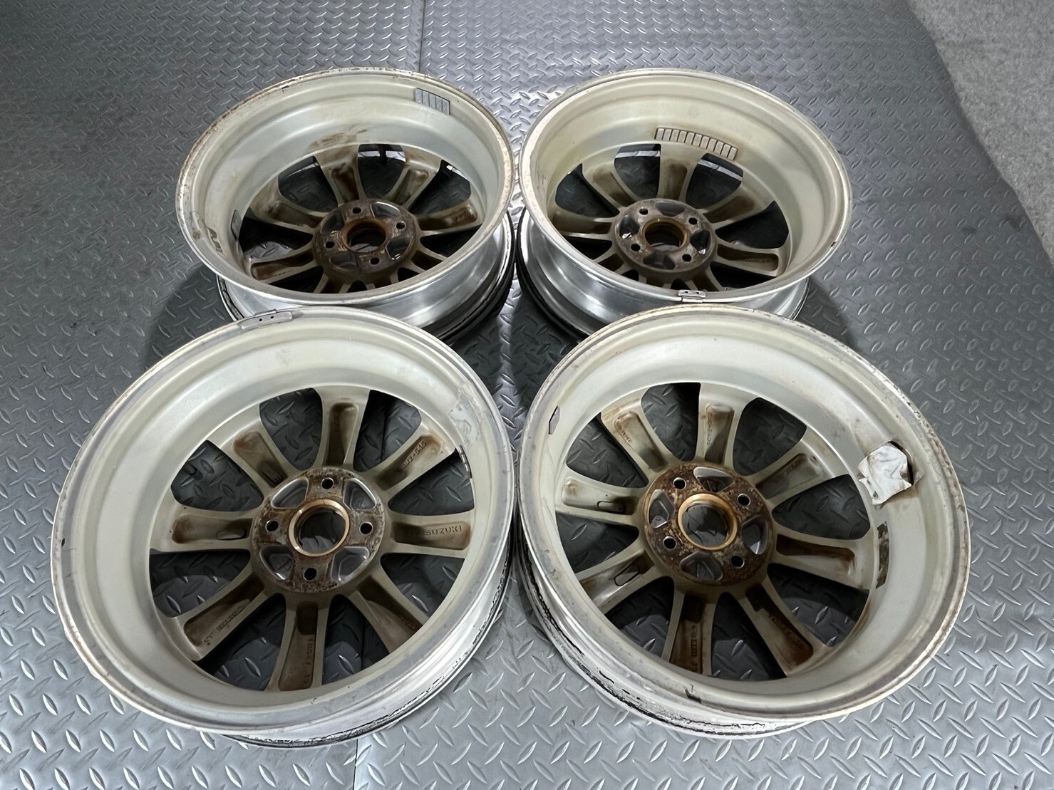 Suzuki Enkei Aluminum Alloy 15 Inch Wheels 4 Holes 15x4.5J Inset 45 PCD ...
