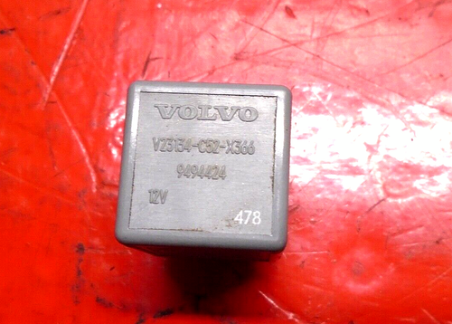 98 99 00 VOLVO S70 MULTI USE PUPOSE RELAY CUBE 9494448 478 V23134-C52 ...