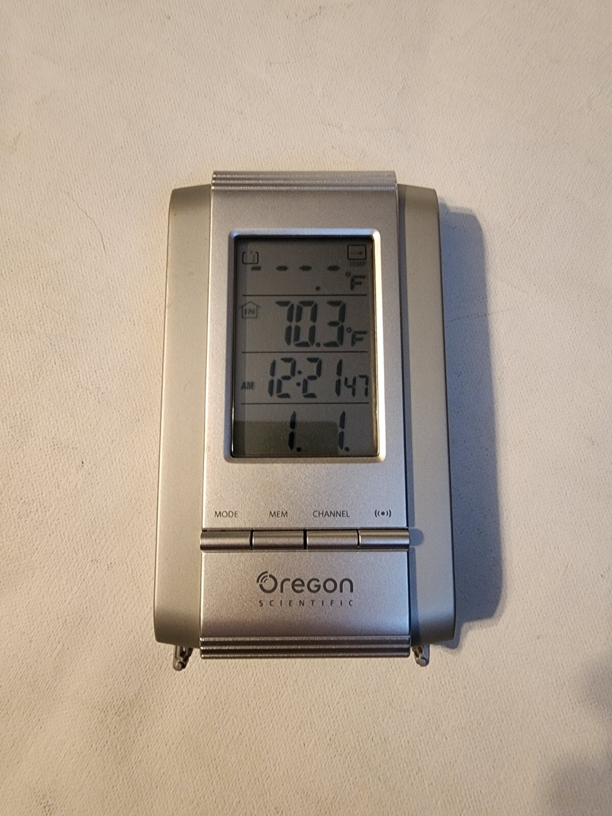 Oregon+Scientific+Wireless+Indoor+Outdoor+Thermometer+Model+RAR186 for ...