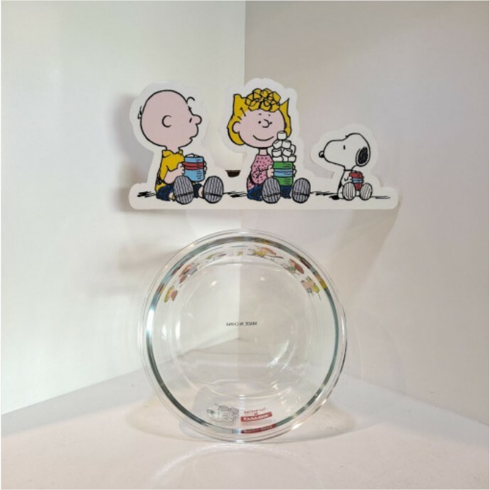 Pyrex Peanuts Snoopy Glass Storage Heat Resistant Containers Round 3pcs ...