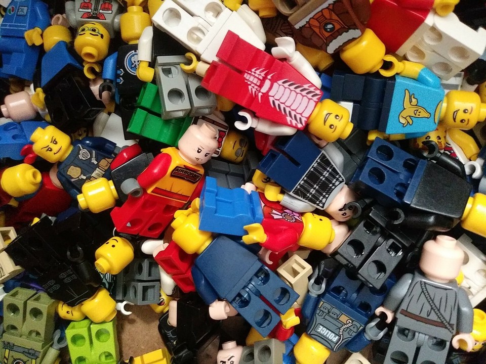 LEGO LOT OF 10 RANDOM MINIFIGURES GREAT VARIETY PEOPLE CITY TOWN SPACE ...