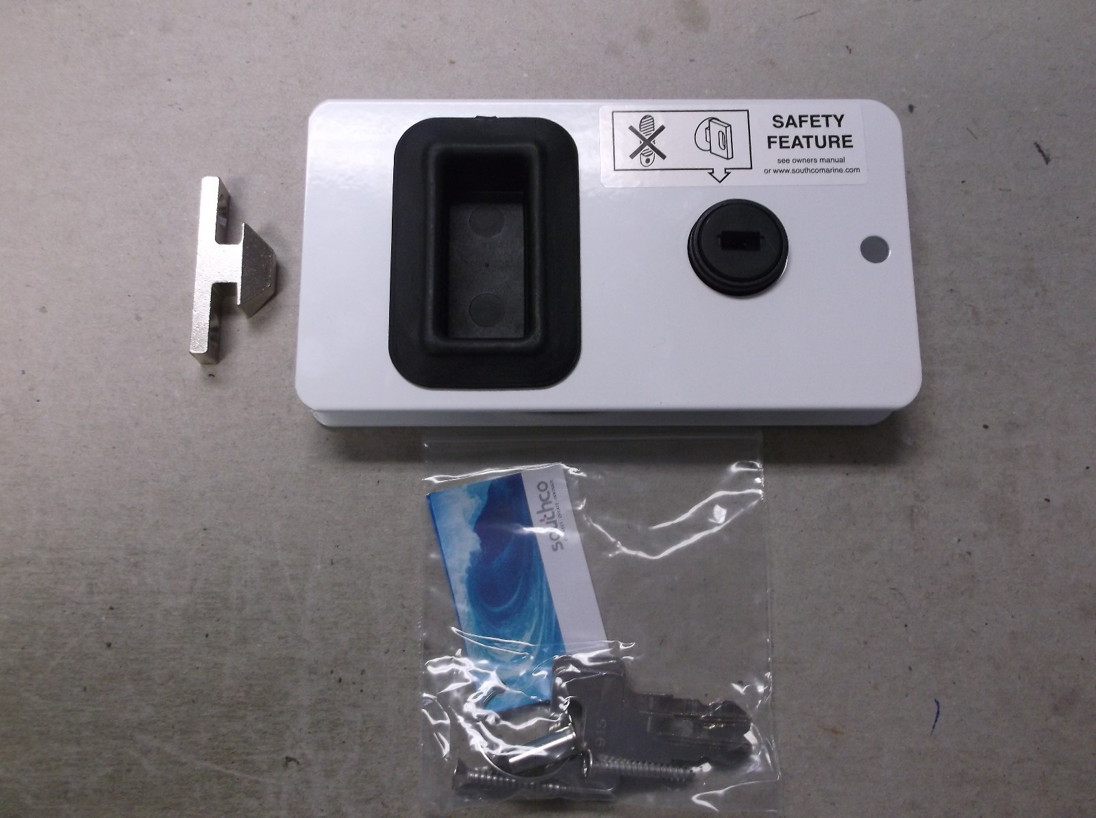 NEW OEM CROWNLINE BOAT HEAD CABIN SLIDING DOOR LOCKING LATCH WITH 2 ...