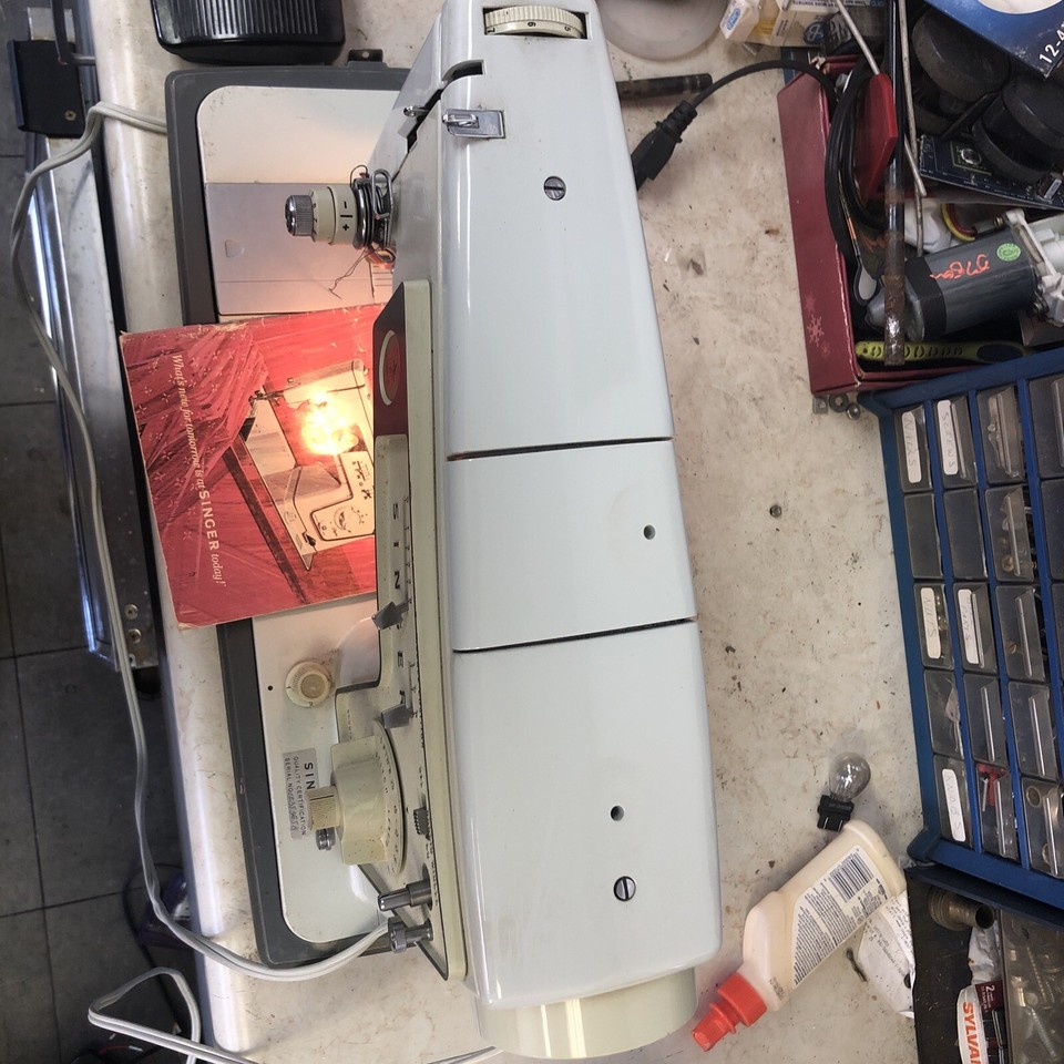 VINTAGE CLASSIC SINGER SPECIAL ZIG ZAG MODEL 478 SEWING MACHINE W ...