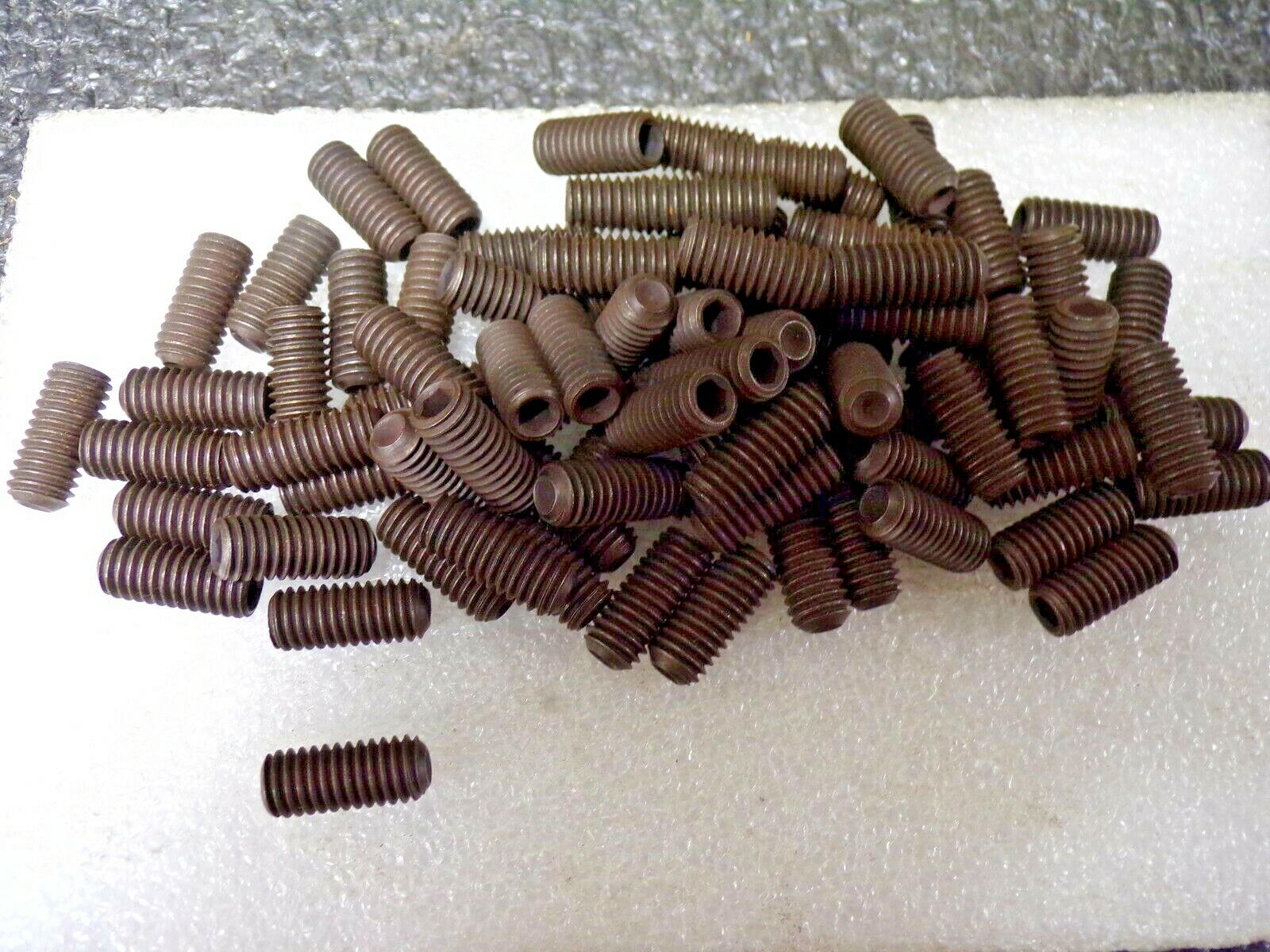 (85pk) 3/8-16 UNC, 7/8" OAL, Cup Point Set Screw, G8 Alloy Steel, 3/16 ...