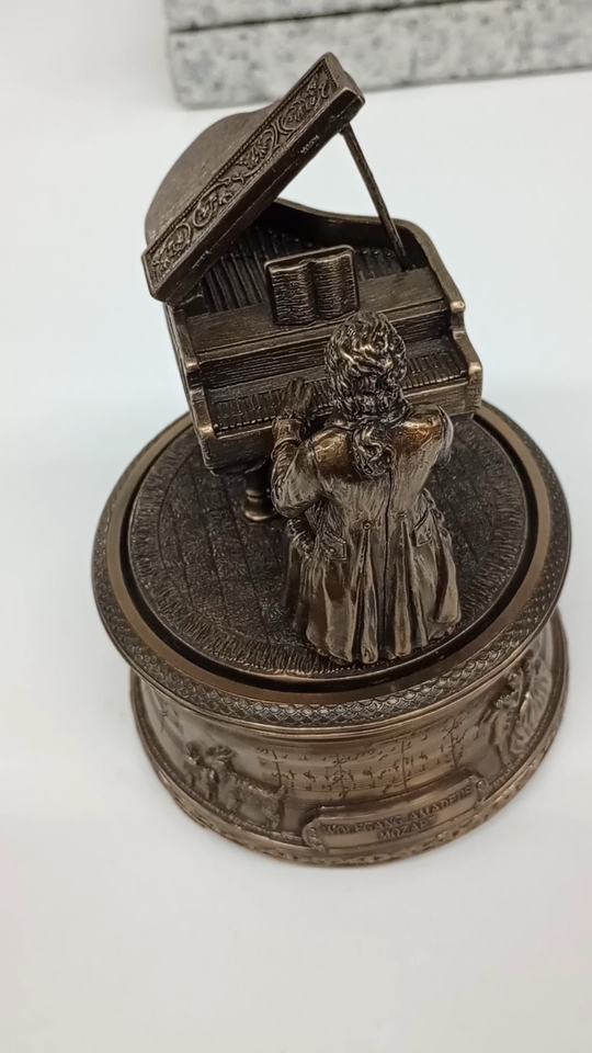 BRONZE & RESIN MUSIC BOX STATUE (MOZART) - ORNATE DETAIL, BRAND NEW ...