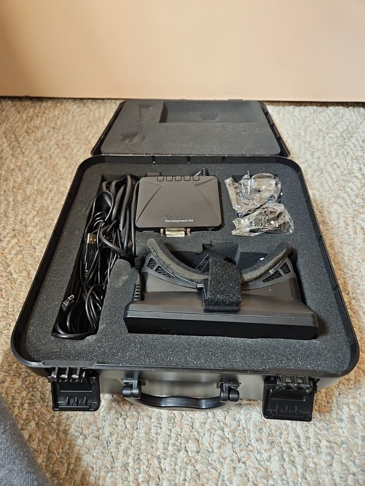 Oculus Rift DK1 Development Kit 1 Virtual Reality Headset With Case | eBay