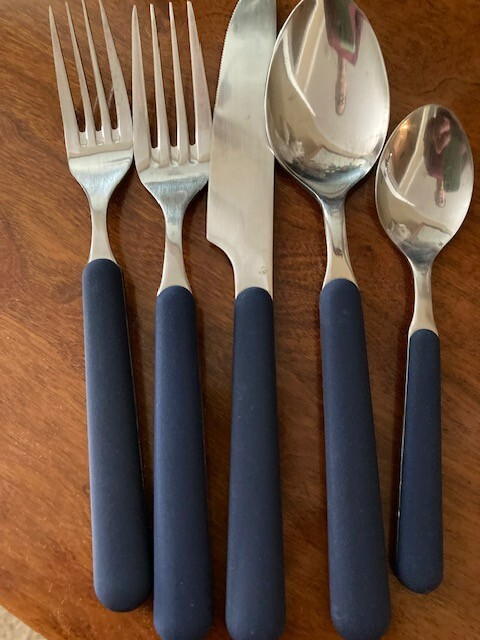 Studio Nova Flatware. 5-piece service for 8. Stainless steel with blue ...