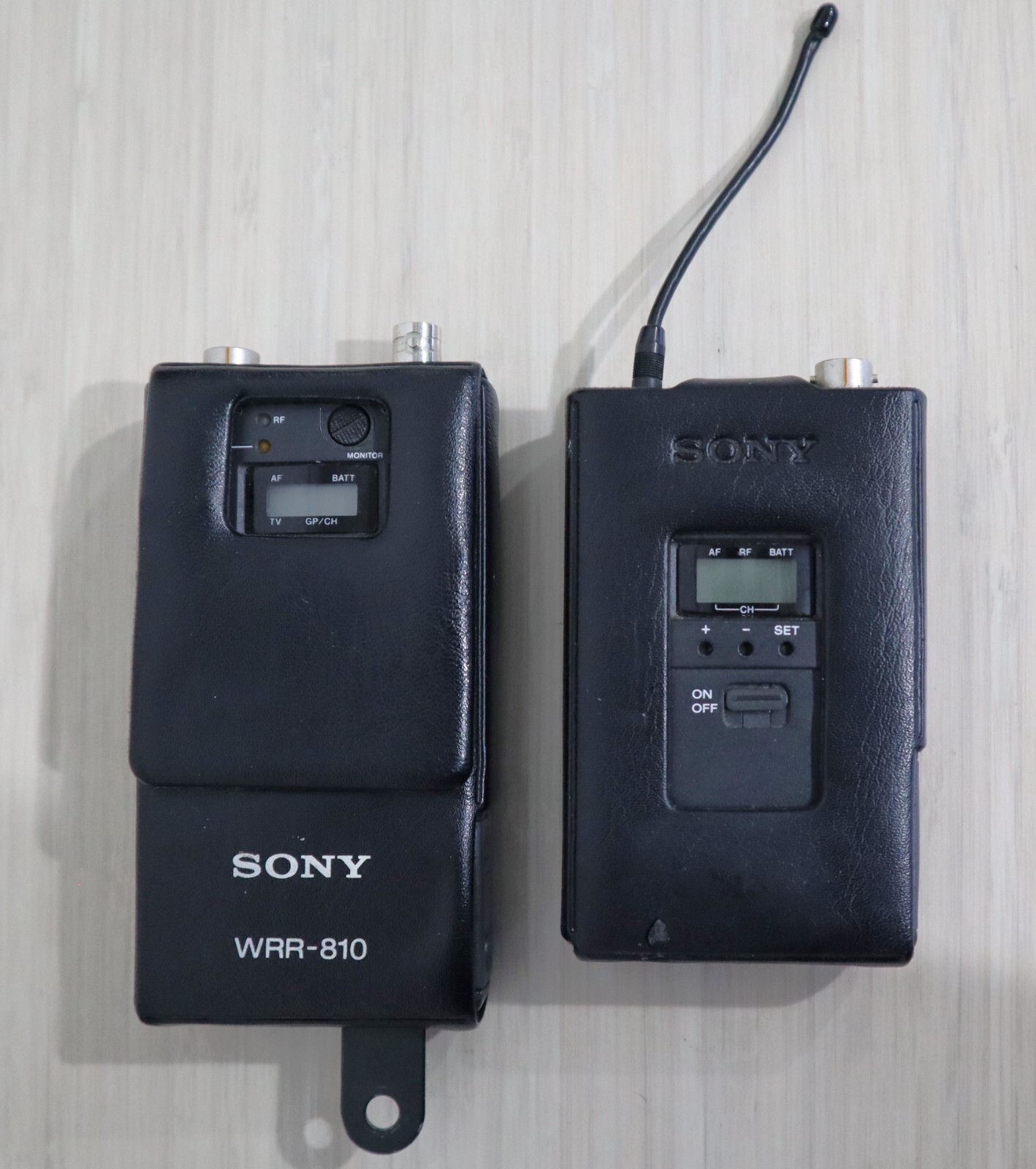 ( LOT 2 )Sony WRT-820 UHF Transmitter WRR-810 and Synthesized Tuner WRR ...