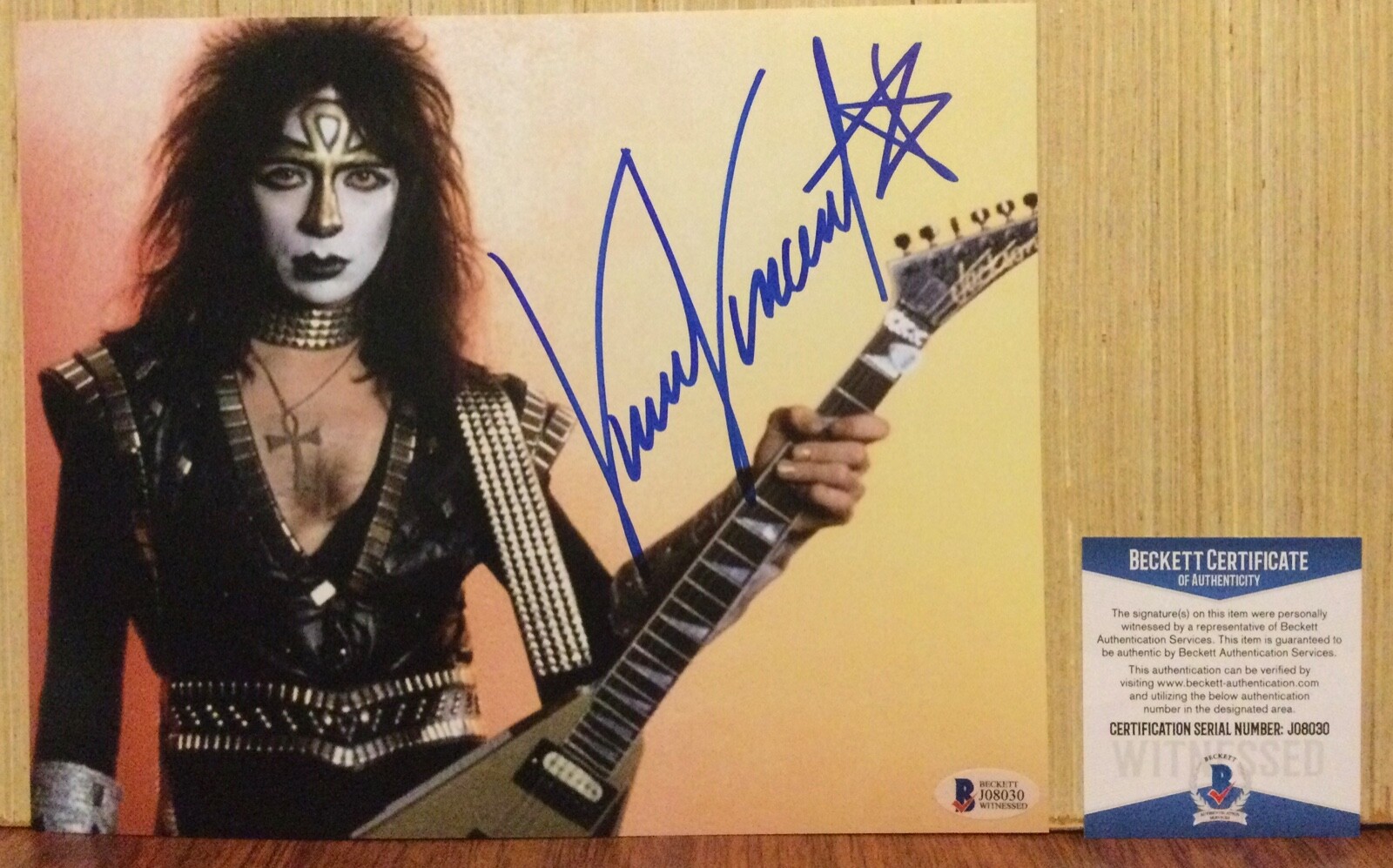 VINNIE VINCENT SIGNED SOLO 8x10 PHOTO KISS CREATURES ANKH 4/27 BECKETT ...