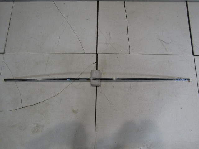 OEM Mercedes-Benz S W221 Front Right Door Bottom Trim A2216904280 ...