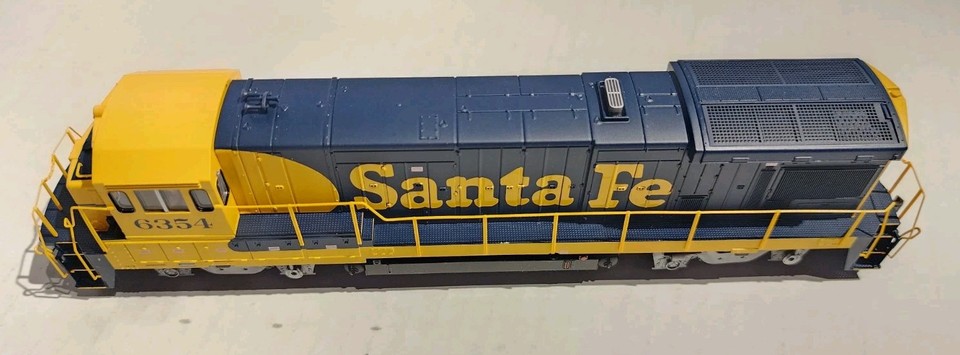 Atlas Master Gold Series HO Scale GE B23-7 Locomotive Santa Fe #6354 ...