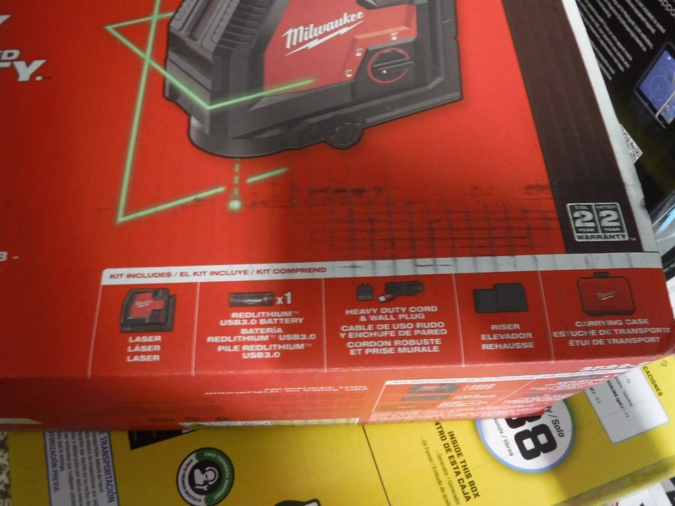 *NEW* Milwaukee Green 100 ft. Rechargeable Laser Level Kit, 3522-21 ...
