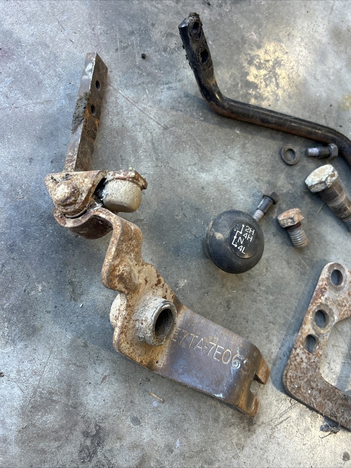 Ford C6 to BW1356 Transfer Case Shifter RARE 1987-96 F150 E7TA-7E069-AD ...