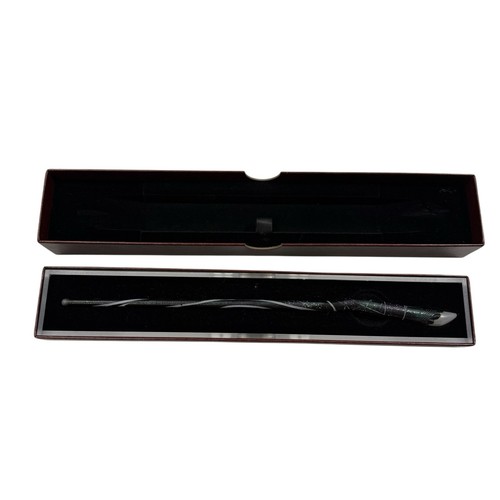 Wizzarding World of Harry Potter Magic Caster Wands Defiant With USB ...