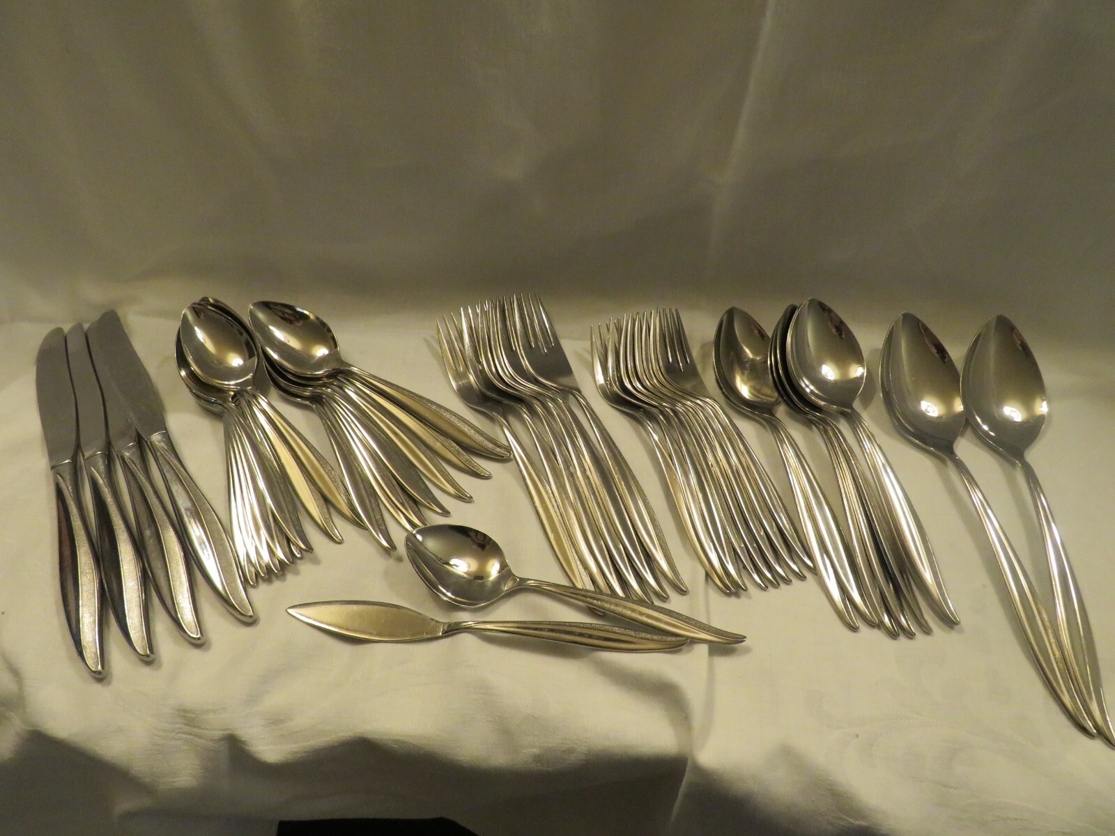 Oneidacraft Oneida Deluxe Stainless Flatware Textura 45 Pcs | eBay