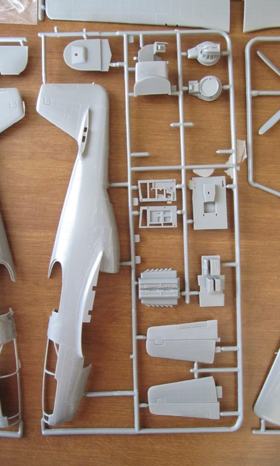 Revell RAF Mustang III With Malcom Hood H152 1/32 (Unassembled) | eBay