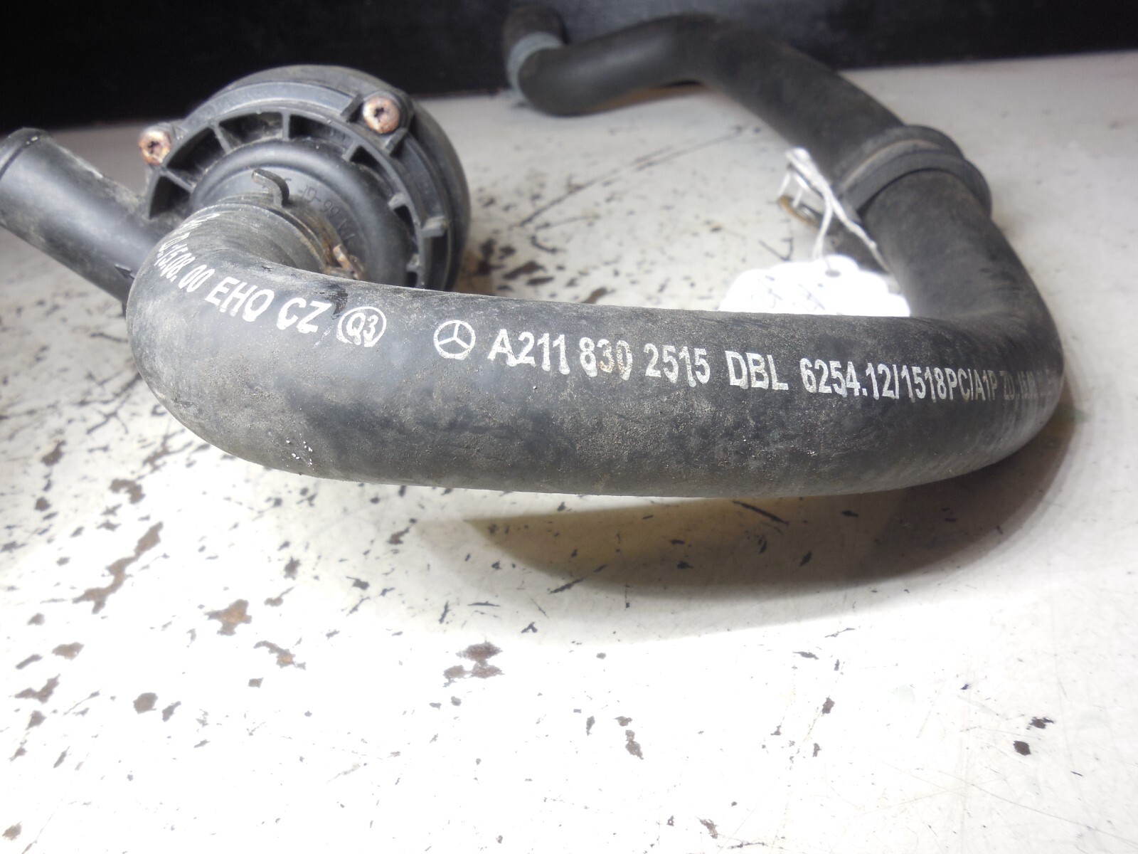 03-06 Mercedes W211 E Class Recirculation Hose W/Auxiliary Water Pump ...