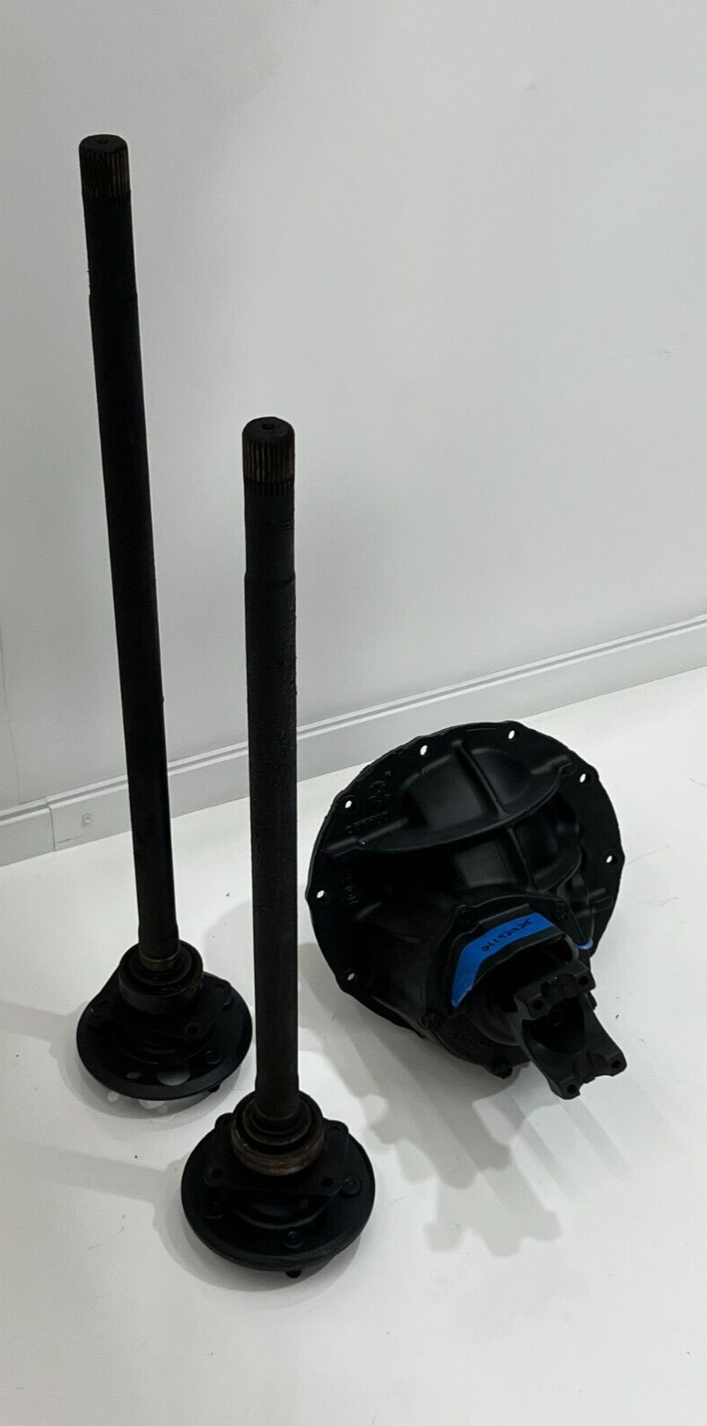 1977 Ford 28 Spline 9" Inch Rear End Center Section & Axles ...