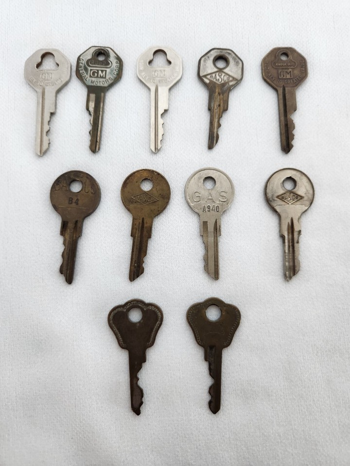Vintage Antique Small Engine Keys Briggs & Stratton - BASCO - GM Lot Of ...