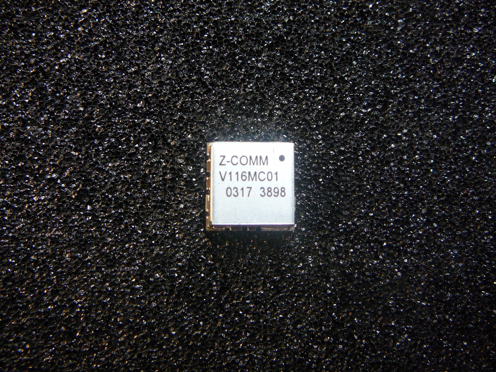 Z-COMM Voltage Controlled Oscillator (VCO) V116MC01 114MHz-118MHz **NEW ...